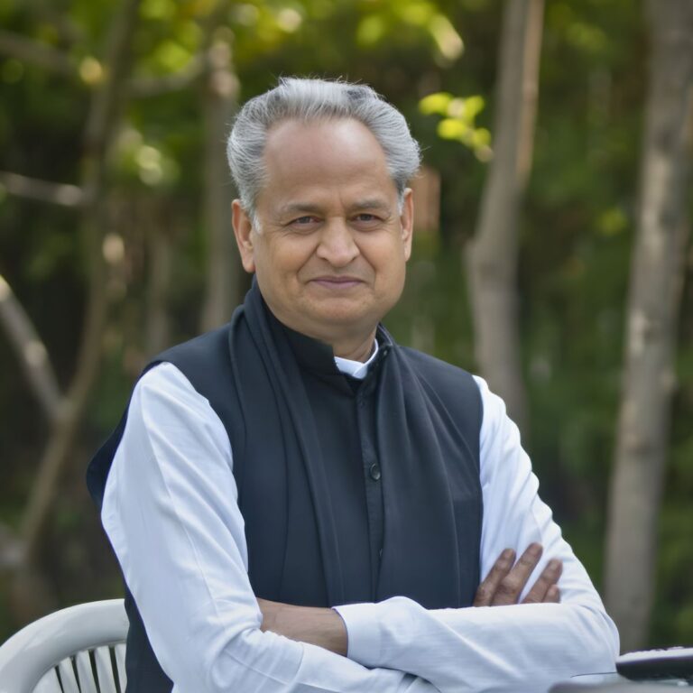 डीजल और सीएनजी के बढ़ते दामों से ख़राब होती स्थिति : अशोक गहलोत ...